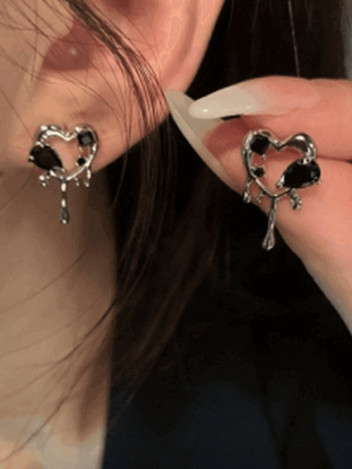 Hollow Out Heart Pattern Earring – AnotherChill